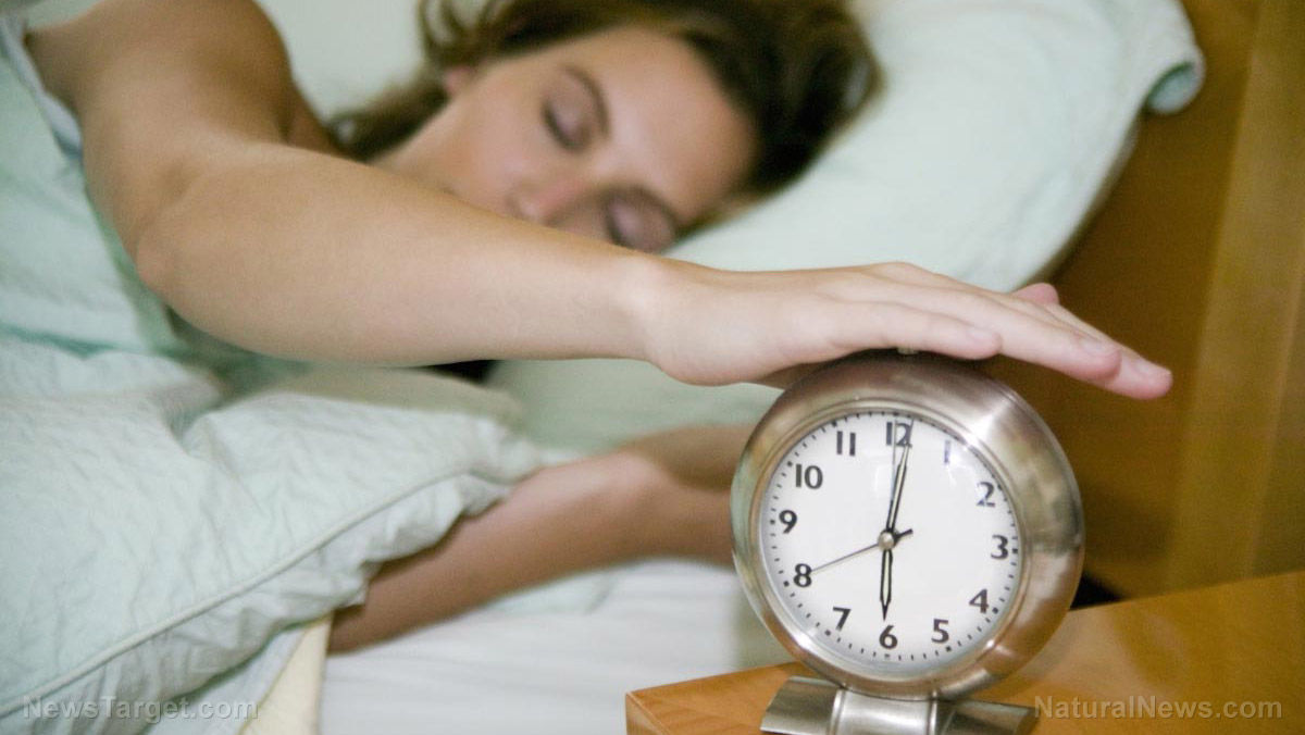 The snooze button’s silent war on your health: How a few extra minutes ...